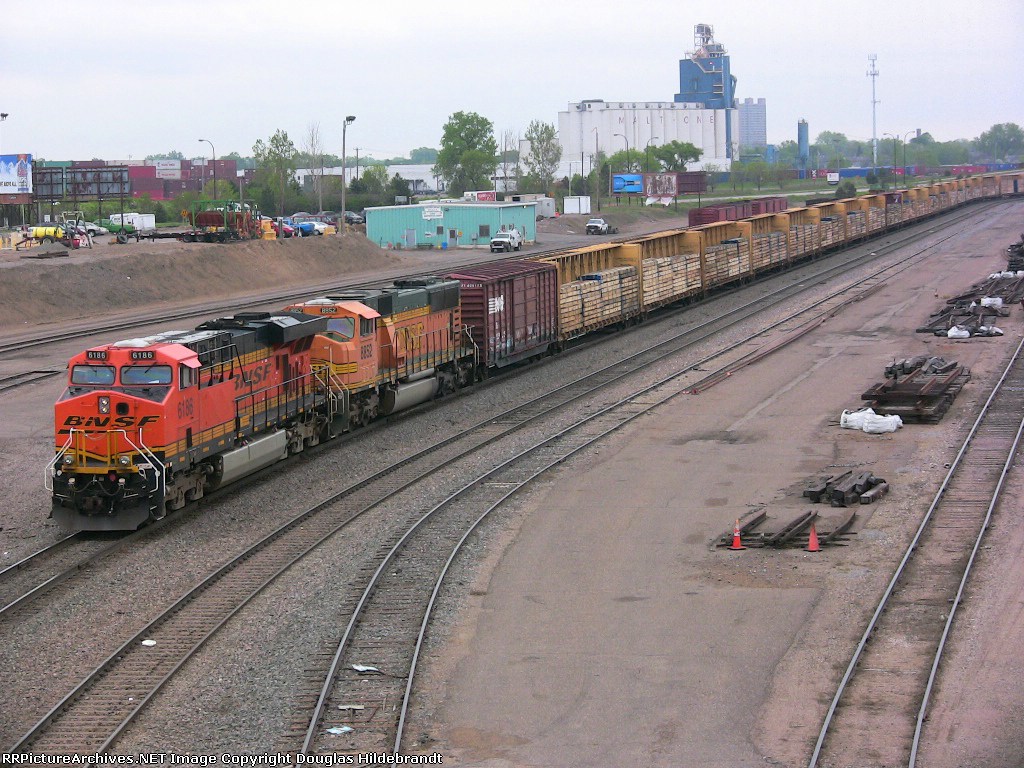 BNSF 6186